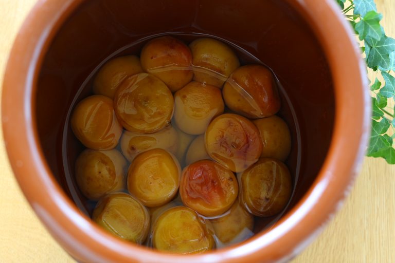 Umeboshi – How to Make Japanese Salt Plums | kumiko-jp.com