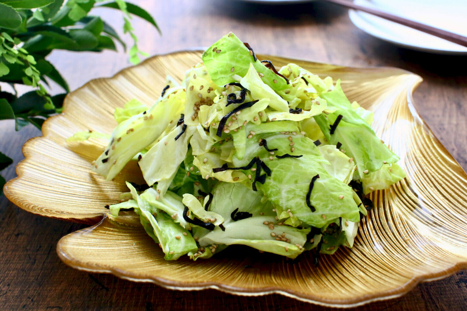 キャベツと塩昆布のサラダレシピ。ごま油で風味アップ！簡単1分おかず。 | やまでら くみこ のレシピ