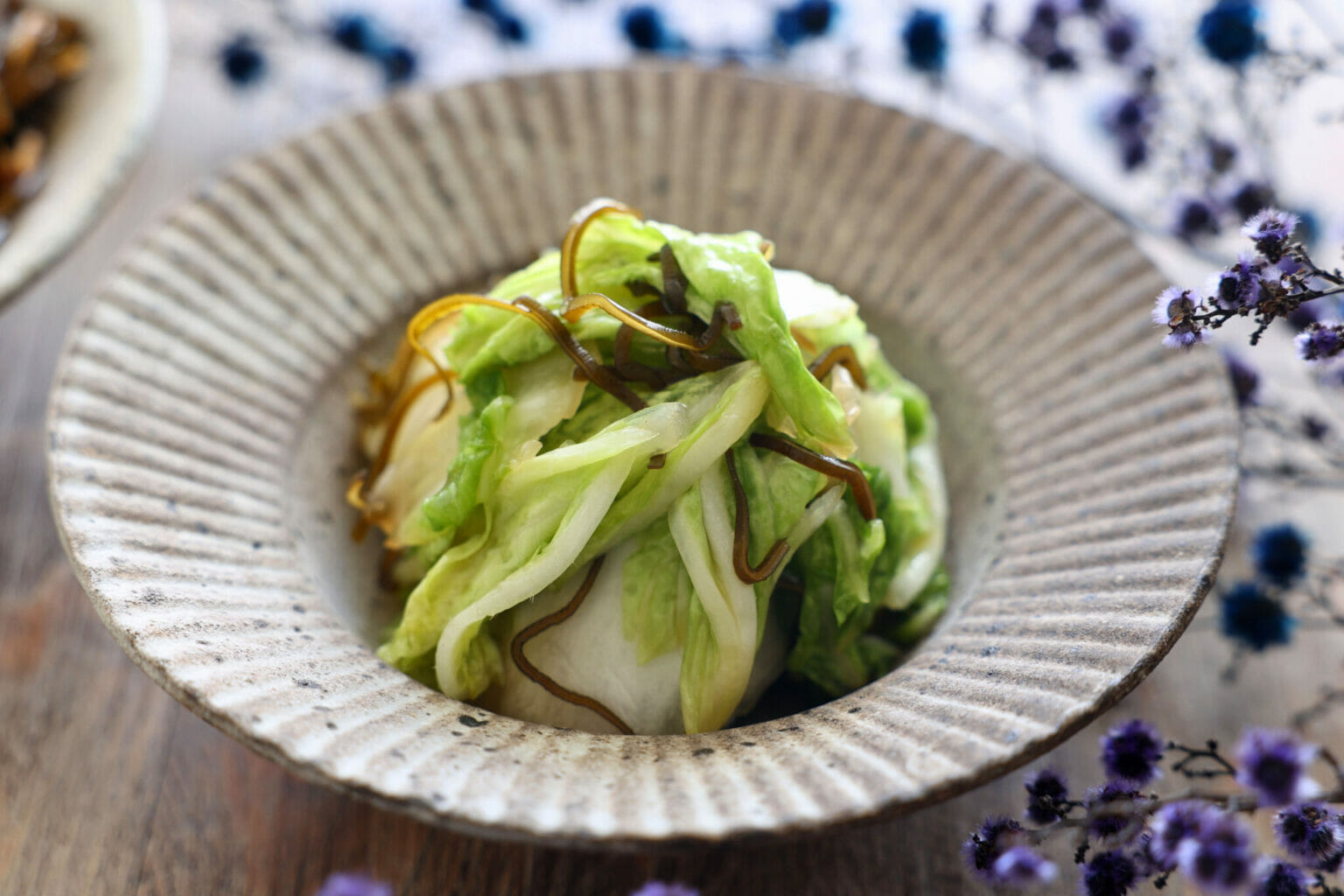 塩昆布で旨味アップ！白菜の浅漬けレシピ。さっぱりシンプルがクセになる | やまでら くみこ のレシピ