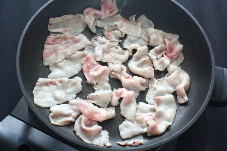 キャベツとニラと豚肉の香ばし炒め｜シンプルなのに満足感のある一皿 | やまでら くみこ のレシピ