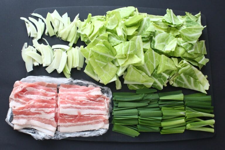 キャベツとニラと豚肉の香ばし炒め｜シンプルなのに満足感のある一皿 | やまでら くみこ のレシピ